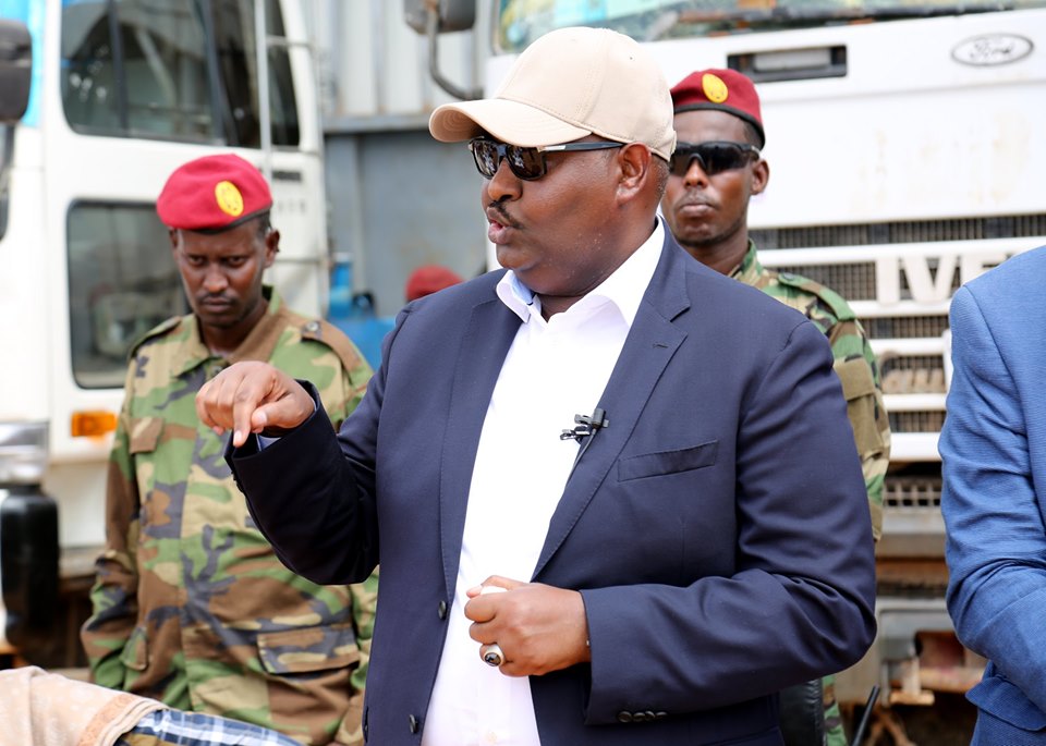 Madaxweyne Deni oo kormeer ku tagay Isbitaalka guud ee Gaalkacyo (daawo ... Madaxweyne Deni oo kormeer ku tagay Isbitaalka guud ee Gaalkacyo (daawo ...