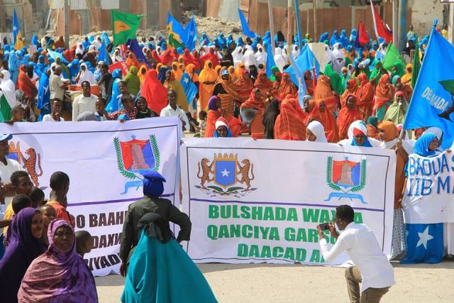 Dowladda oo Iclaamiyay banaanbax ka dhan ah Alshabaab – Radio Daljir Dowladda oo Iclaamiyay banaanbax ka dhan ah Alshabaab – Radio Daljir