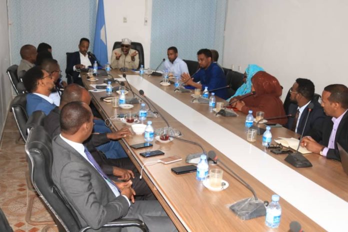 Guddoonka Golaha Shacabka oo la kulmay Guddiga diyaarinta xeerarka ... Guddoonka Golaha Shacabka oo la kulmay Guddiga diyaarinta xeerarka ...