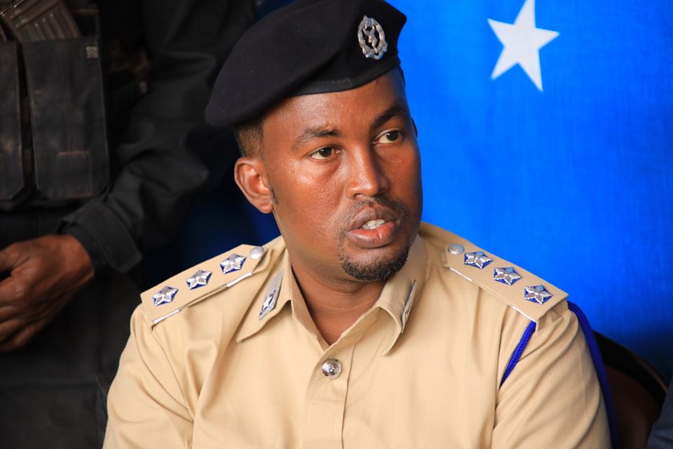 Maxay Tahay Sababta uu isku casilay Taliyihi Booliska dhuusamareeb ... Maxay Tahay Sababta uu isku casilay Taliyihi Booliska dhuusamareeb ...